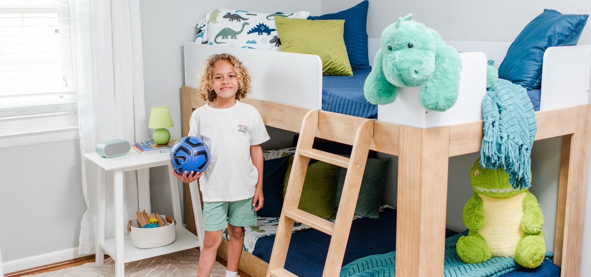 3 Reasons to Love Our Mid-Century Modern Low Bunk Bed – Max and Lily
